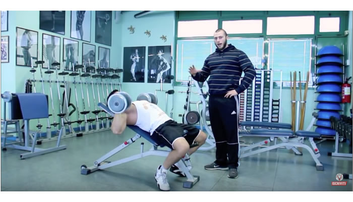 Tutorial Spinte con Manubri (Piana ed Inclinata) | Project inVictus