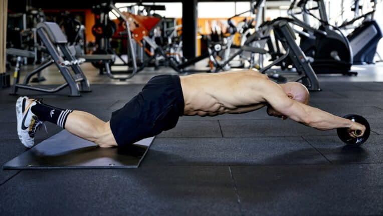 Plank: esecuzione corretta e muscoli coinvolti - Project inVictus