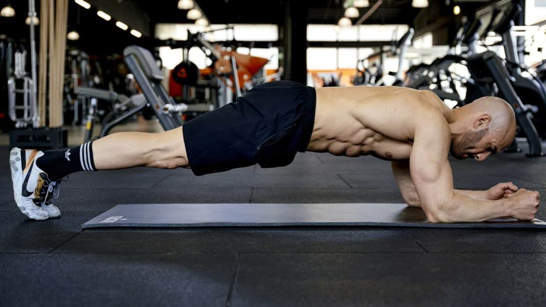 Plank: esecuzione corretta e muscoli coinvolti - Project inVictus