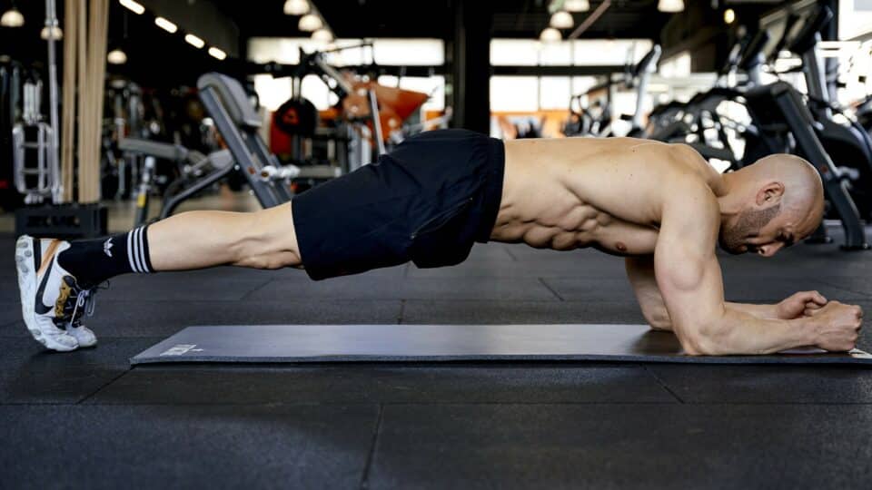 Plank: esecuzione corretta e muscoli coinvolti - Project inVictus