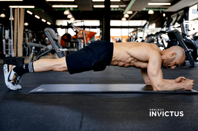 Plank: esecuzione corretta e muscoli coinvolti - Project inVictus