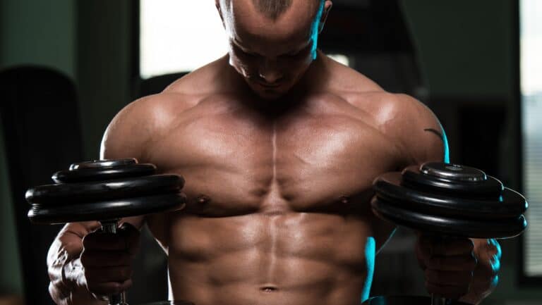 I MIGLIORI esercizi per i pettorali con manubri - Project inVictus