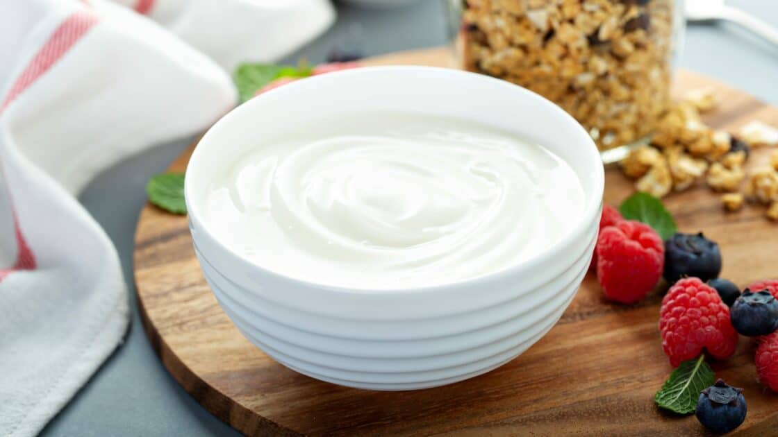 Yogurt greco: caratteristiche e differenze yogurt normale - Project ...