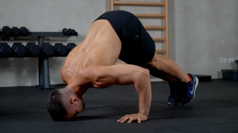 V-push up: come si fanno i piegamenti a V? - Project inVictus