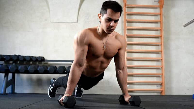 Handstand push up: come iniziare ed eseguirli - Project inVictus