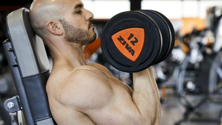 Squat multipower: fa male, esecuzione corretta, scheda - Project inVictus