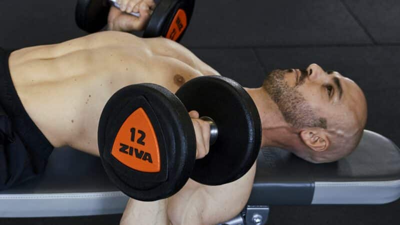 Squat multipower: fa male, benefici, esecuzione - Project inVictus