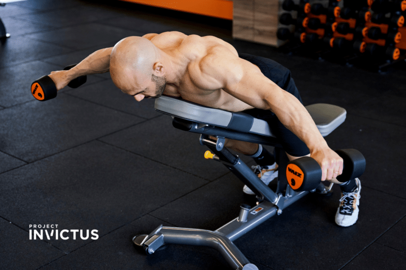 I 5 migliori esercizi spalle con manubri - Project inVictus