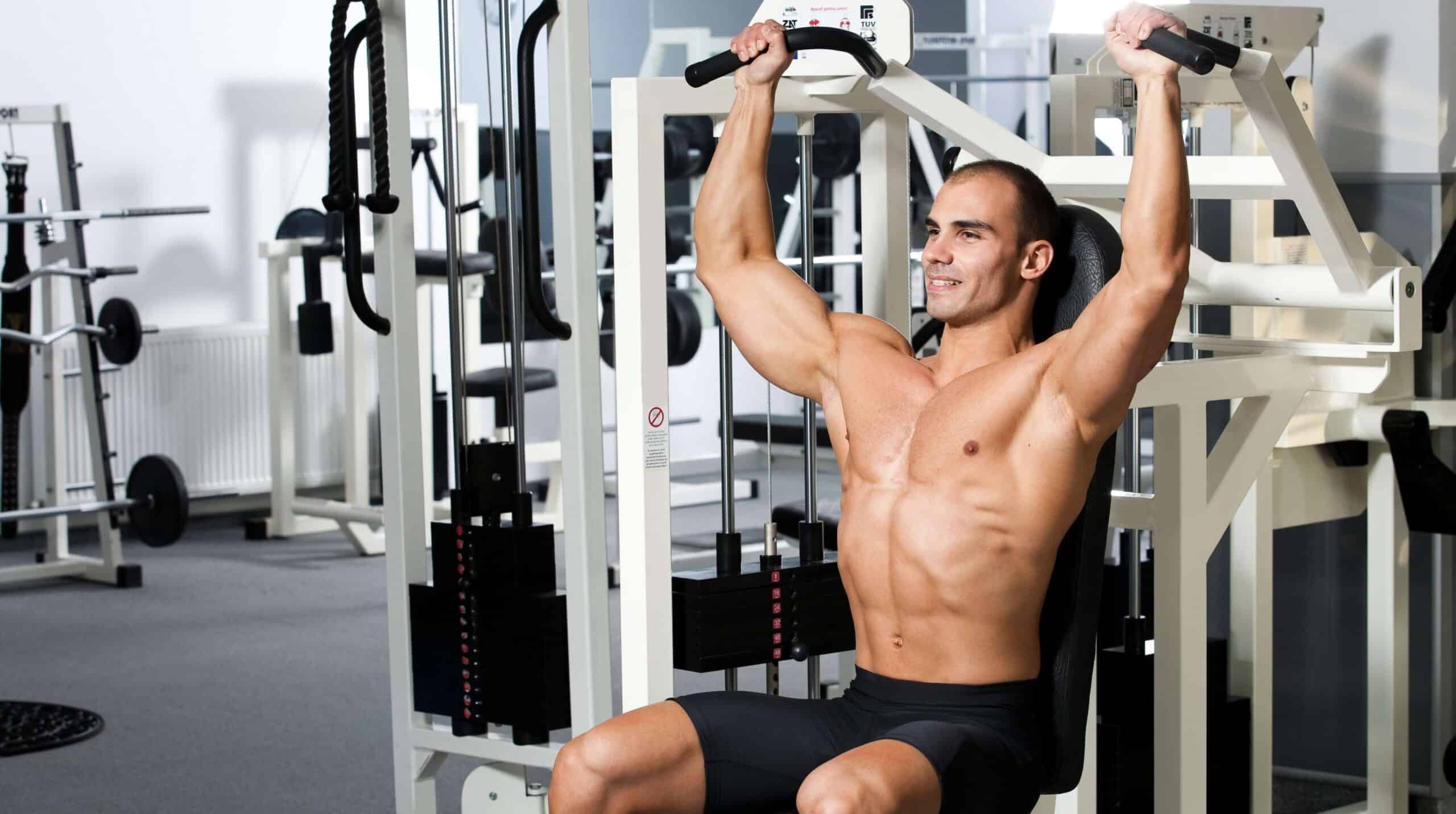 Shoulder press: come si esegue e cosa allena - Project inVictus