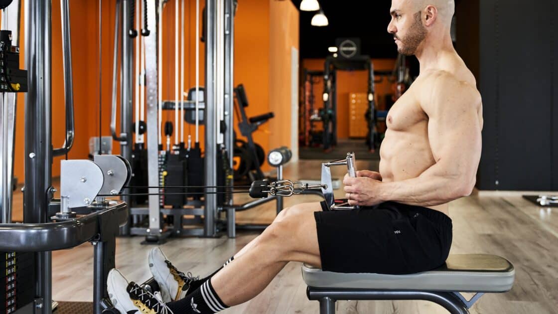 Curl concentrato: esecuzione e allenamento bicipiti - Project inVictus